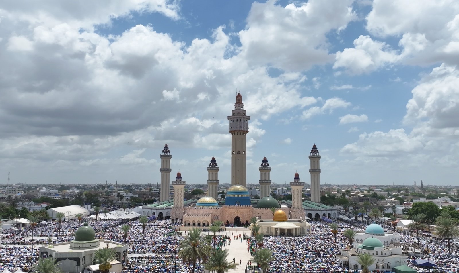RENSEIGNEMENTS SUR LA MOSQUEE: - Grande Mosquée de Touba