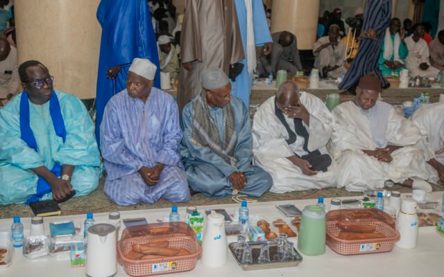 La Grande Mosquée de Touba : Un Centre de Prière et de Connaissance