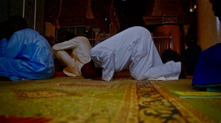La Grande Mosquée de Touba : Un Centre de Prière et de Connaissance